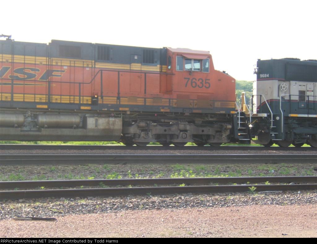 BNSF 7635